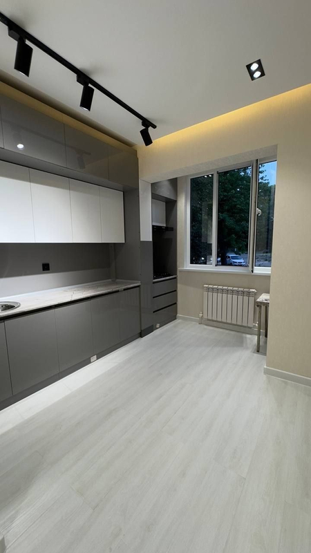 Продажа квартиры на Юнусабаде 3 ,  2/1/4