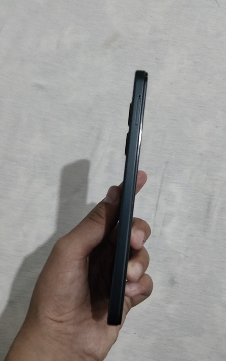 Vivo y 03 sotiladi