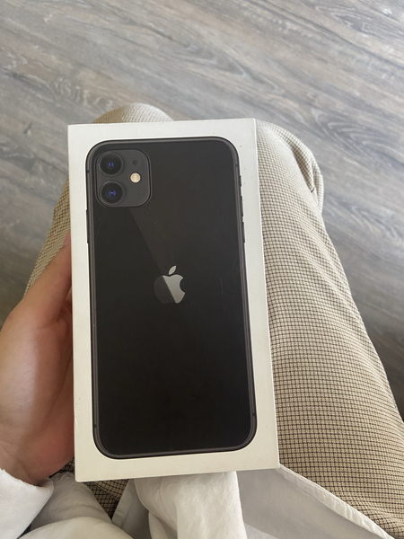 Iphone 11 rangi qora 128gb ishlashlari zor 76%