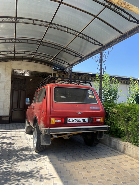 Niva 4x4 sotiladi 1987 yil.