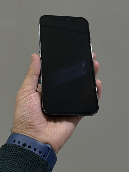 Iphone 12 pro Ideall!