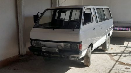 Nissan Vanet (mikro aftobus)
