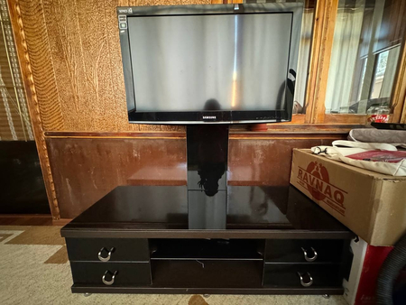 Samsung tv 32 podstavkasi bilan sotiladi