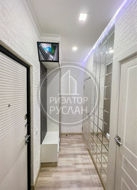 1в2/2/5 Ялангач 35м2 Эко базар Миллениум кафе