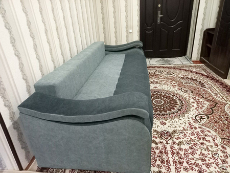 Divan sotiladi. Pasti ochiladi