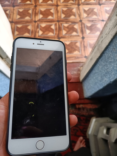 Ayfon 6 plus sotiladi narxi 450ming kamibor