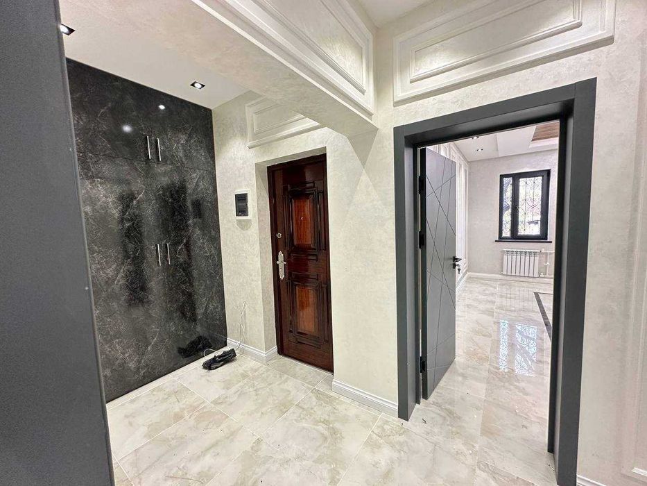продается комерческий объект 85+12 кв.м Яккасарайский район