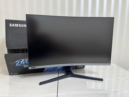 Продается монитор Samsung Odyssey 27 FULLHD 240Hz RapidCurve