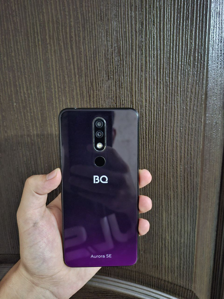 BQ Aurora SE yaxshi telefon koʻp ishlatilmagan. Ideal holatda