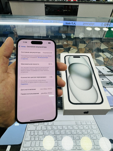 iPhone 15  128 gb black yengide