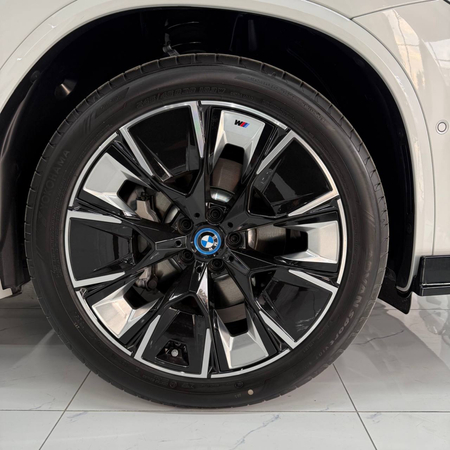 BMW ix3 restayling