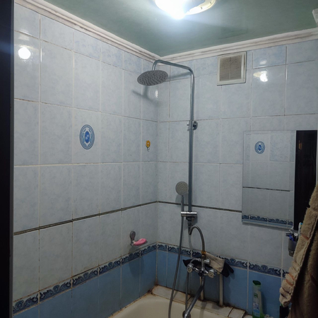 Чиланзар 23 квартал 2/4/5 Кирпичный дом 54м², смежка, балкон 2*6