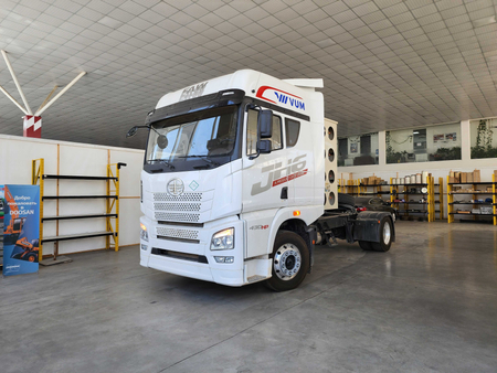 Тягач FAW JH6 4x2 CNG Кредит лизинг