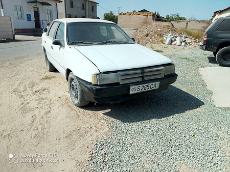 Ford Topaz sotiladi kelishigan narxda