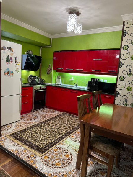 3/2/9 Продаётся на Ц-1 не торец общ пл 80 Галерейка