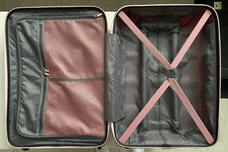 Чемодан на колесах American Tourister размер M 57,5 литров