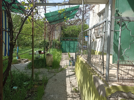 Дача для семьи,в пойме реки Чирчик