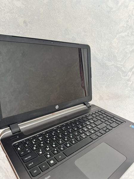 Hp notebook ci7 sotiladi