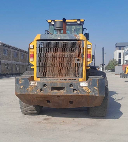 Pogruzchik 3 kubalik sinomach sotiladi holati ideal 3400 motochas