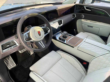 Orient Lizing bilan Halol Nasiyaga  Hongqi avtomobili