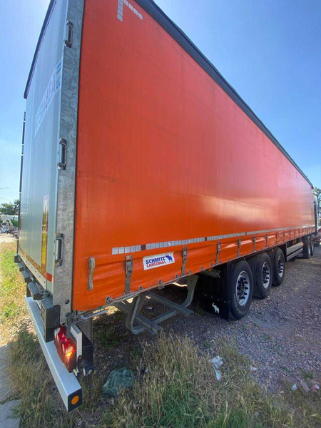 Полуприцеп шторный Schmitz Cargobull SCB*S3T Universal Б\У