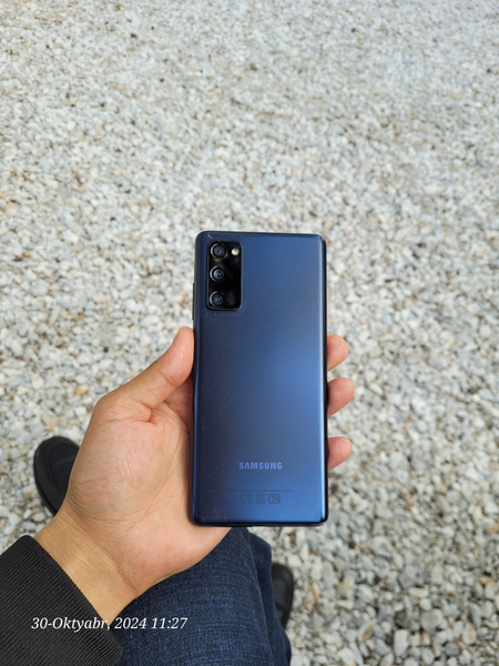 Samsung Galaxy S20 FE 8+8/256 GB. Bunaqasi juda kam 2 ta sim kartali.