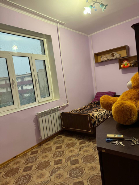 Продается 3 ком.кв. на 3 этаже. Дом кирпичный . С мебелью .  .