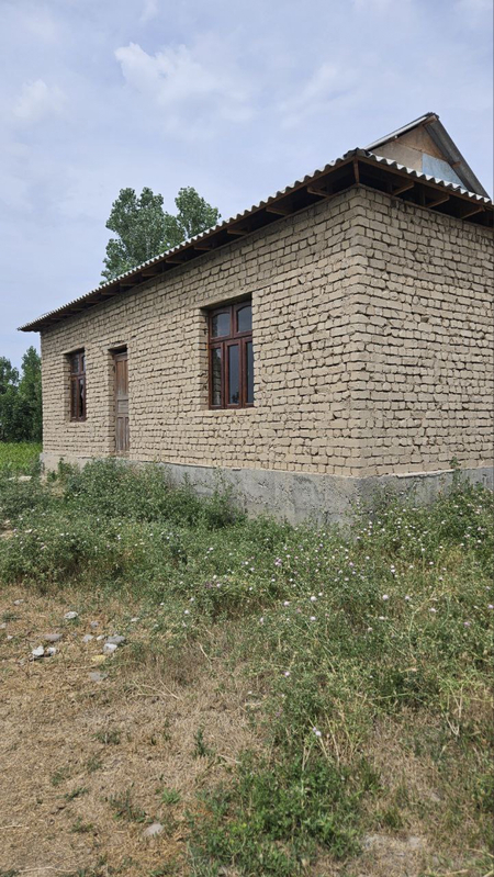 Uy sotiladi manzil Quyichirchiq tumanida