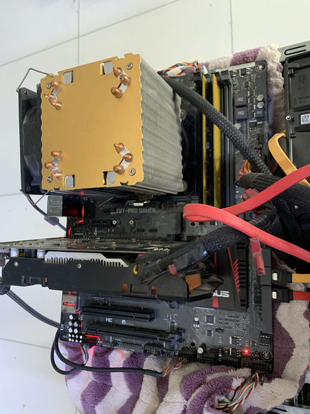 Kompyuter sotiladi DDR4 Z-97 PRO GAMER keysi yoq