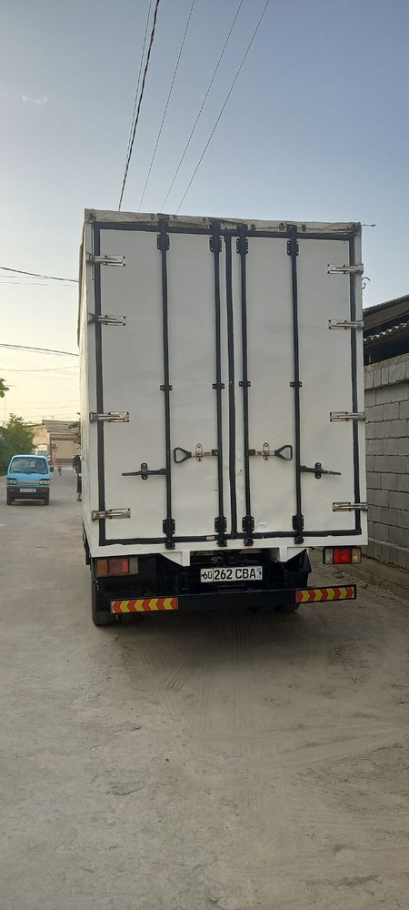 Isuzu NQR 2012yil