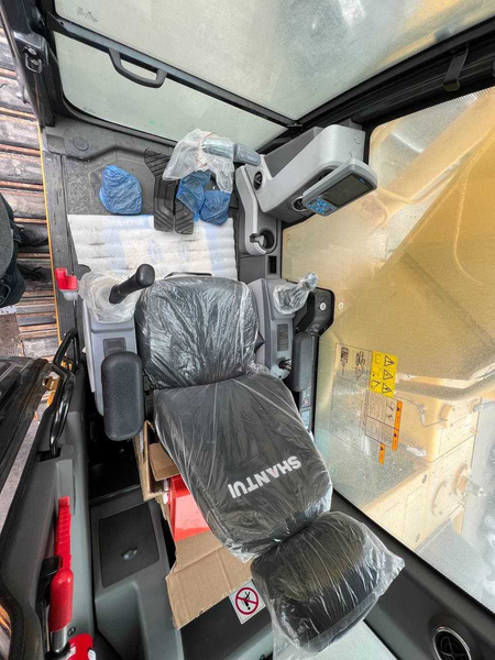 В наличии: Гусеничный экскаватор Shantui SE245LC (1.2 куб)