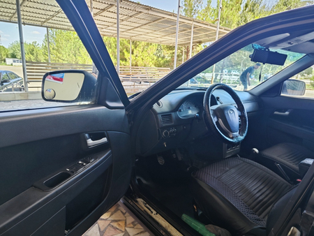 Lada Priora srochniy sotiladi