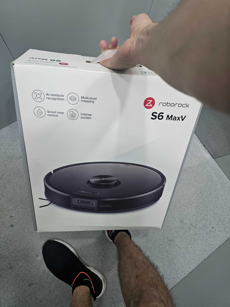 ПРОДАМ Мощный  Робот-пылесос Roborock S6 Max-V (со всеми наворотами).