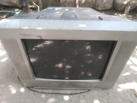 Televizorlar sotiladi!