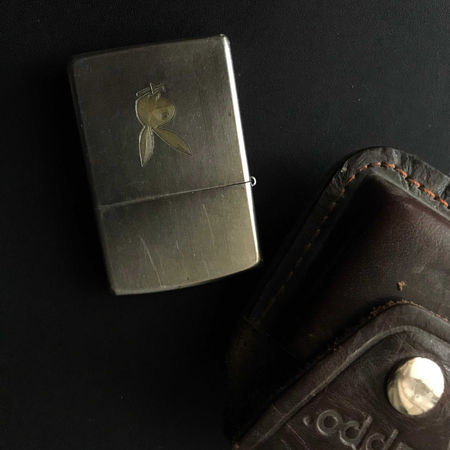 Две оригинальные зажигалки Zippo