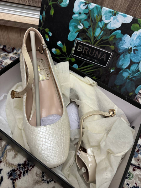 Продам новые туфли женские Bruna