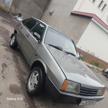Vaz 2109 soriladi