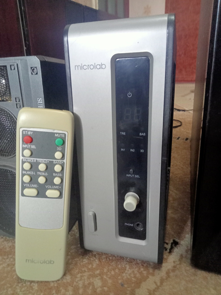 Продам Microlab 2.1 в нармальном состоянии.