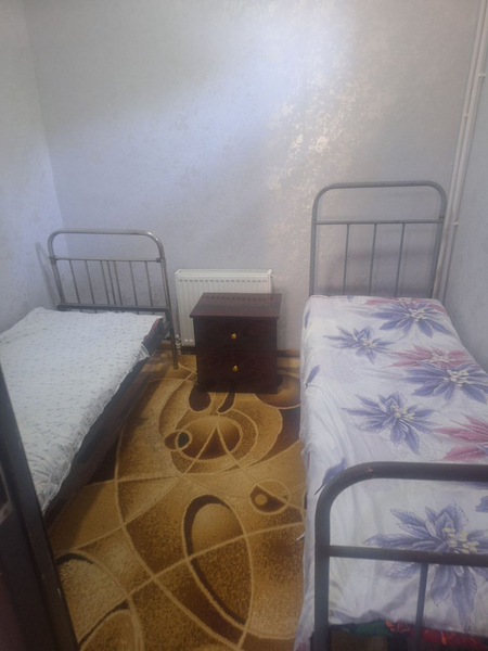 Qizlari ijaraga qoyamz institutni oldida