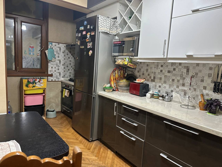 Квартира на ДрНар  3/3/9 с мебелью техникой ремонт хороший
