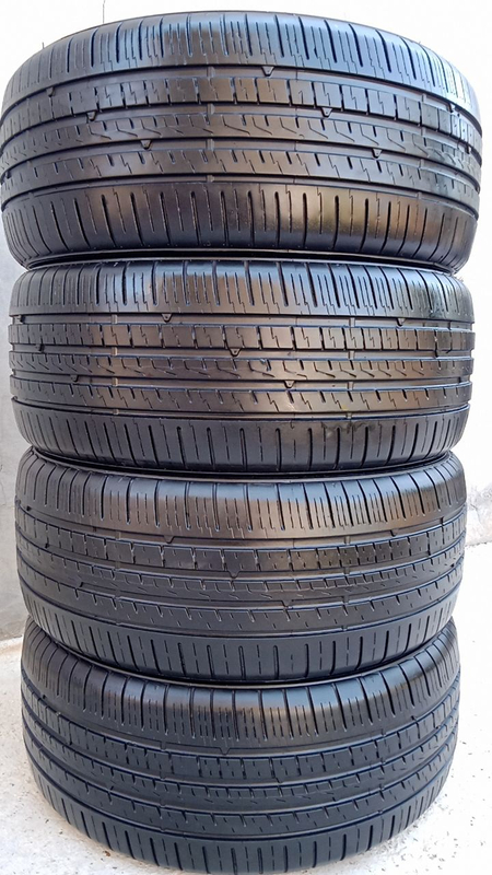 245 45 R19 Shina Duraturn Mozzo