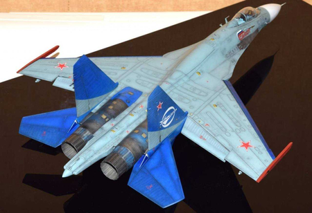 Сборная модель самолета Су-27 (MiniHobbyModels 1:48)