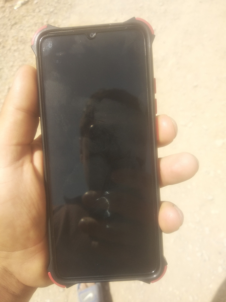 Redmi 10 C  karopka dokument bor 2ta chexol qoʻshib beriladi