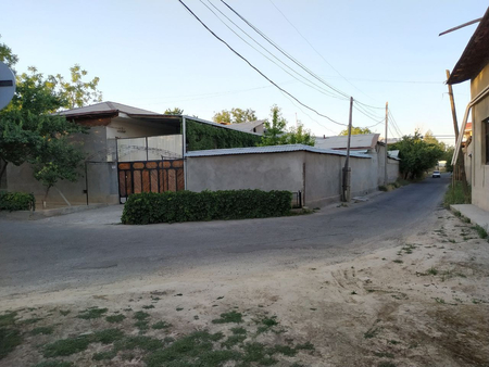 Uchastka sotiladi
