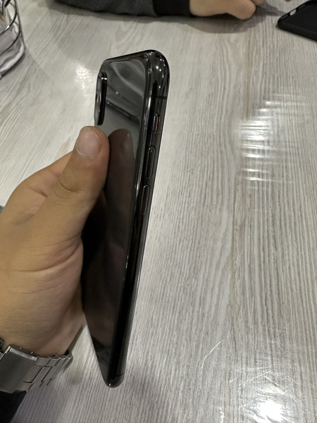 iphone xs sotiladi idial 256