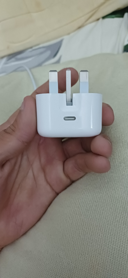 Продаётся оригинал зарядка для iphone