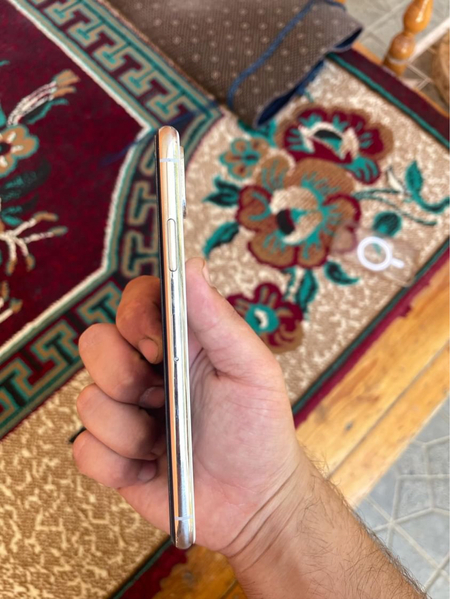 iphone xs  tinniq holatda
