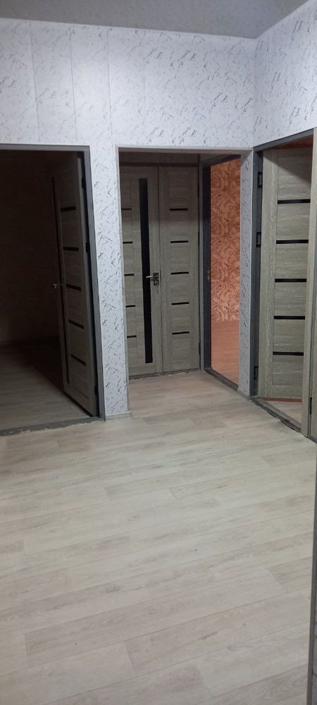 Продается квартира в Чирчик. Возле Карвон базара