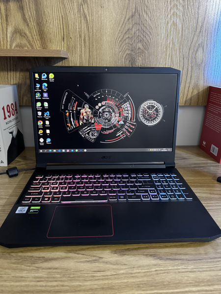 Acer Nitro 5 Intel core i5-10300H