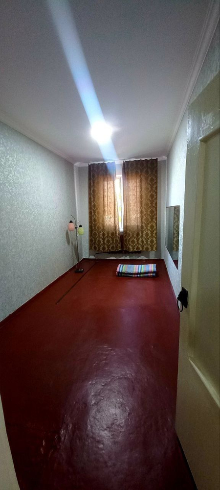 Продам квартиру Буюк ипак йули 2/2/5 50м2